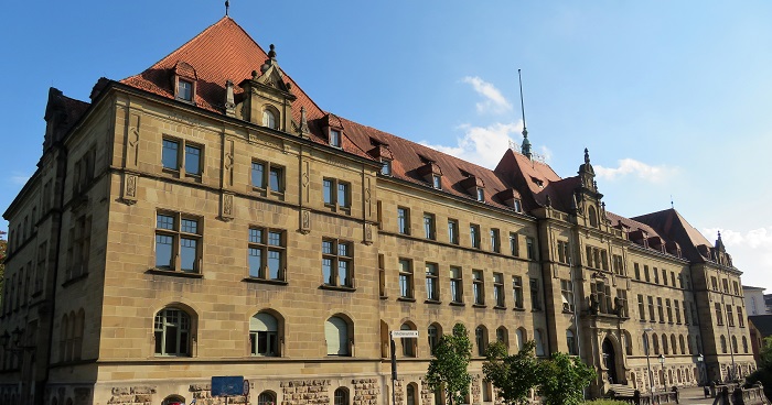 Landgericht Tübingen - Wegweiser in Tübingen